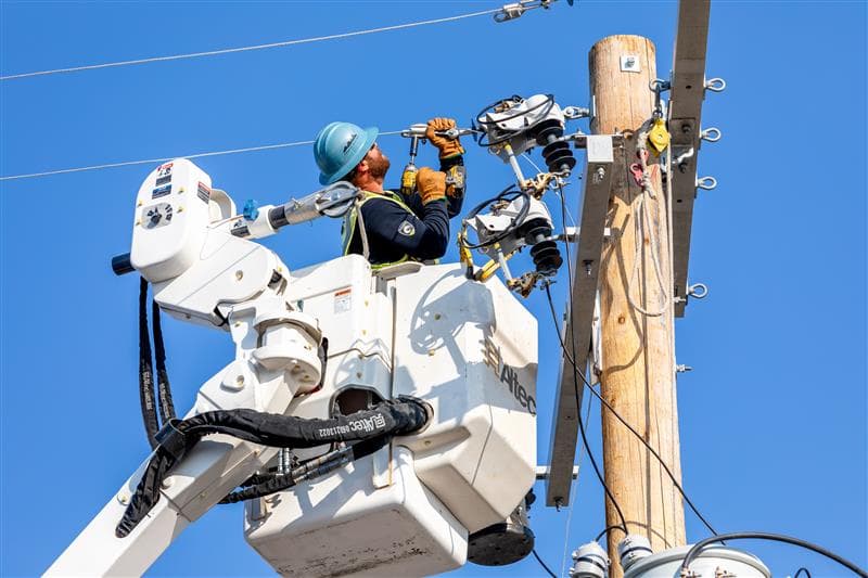 What Is a Lineman? - Northwest Lineman College - NLC